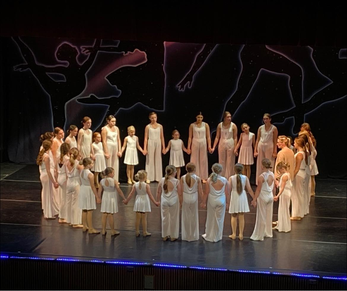 Ballet Dancer’s Shooting Star – Grosh Backdrops